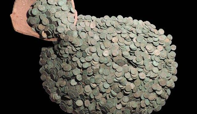 Cache of Roman Coins Found in Eastern England | ARCHAEOLOGY WORLD