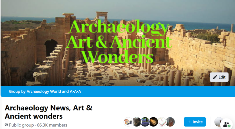 Meet “Stuckie” — The Mummified Dog Who Has Been Stuck In A Tree For ...