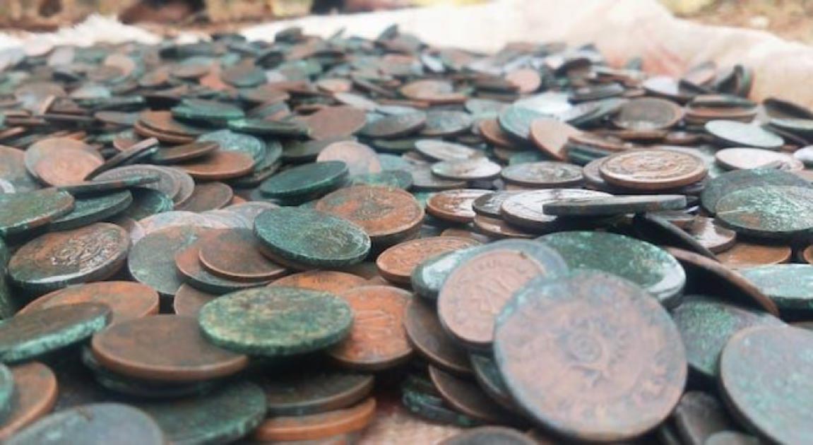 Luckiest man in India? Lottery winner unearths pot of 2,500 antique ...