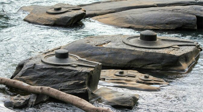 The Indian River drains out for the first time revealing incredible ...