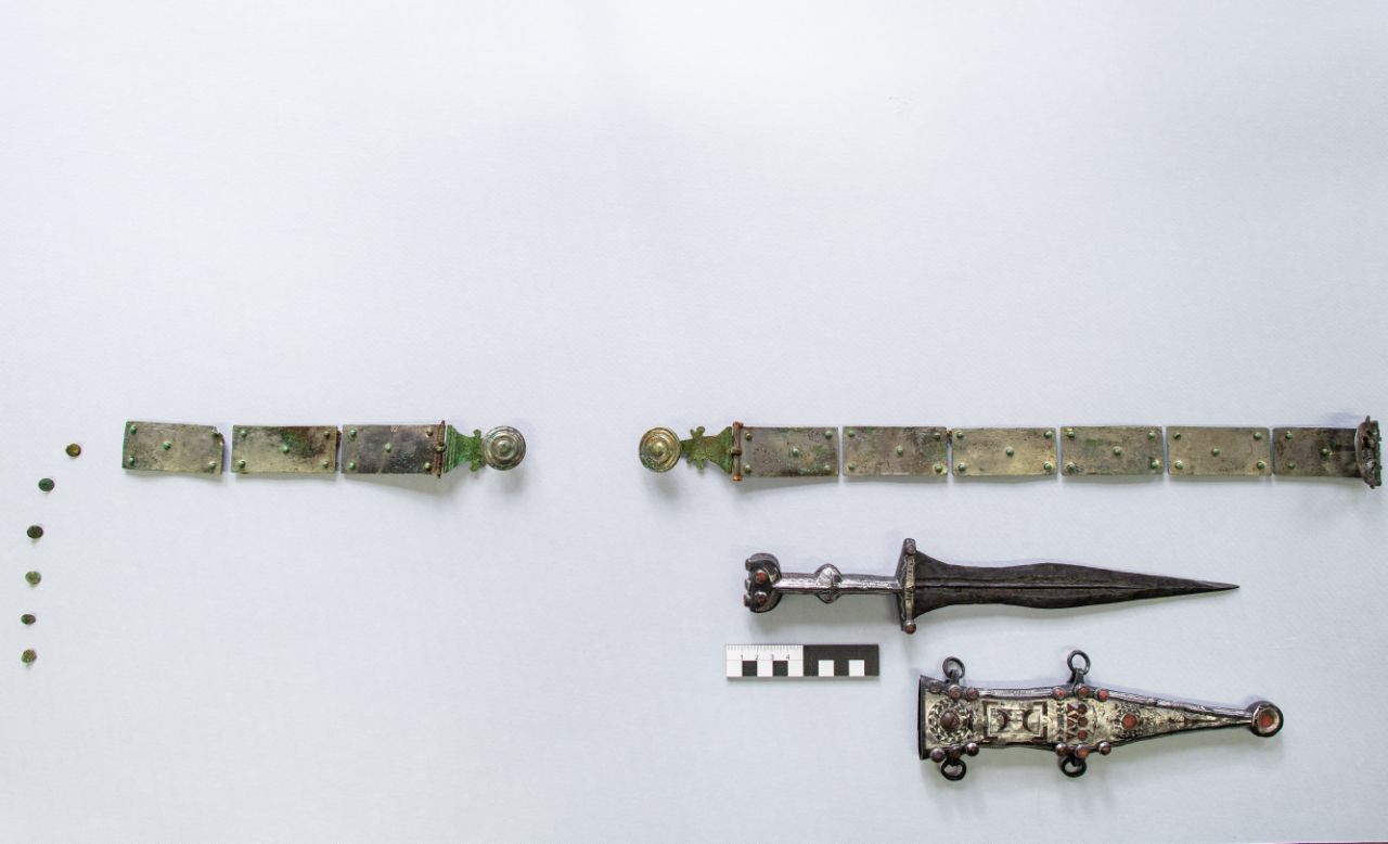 Silver Roman dagger is restored to its former glory | ARCHAEOLOGY WORLD