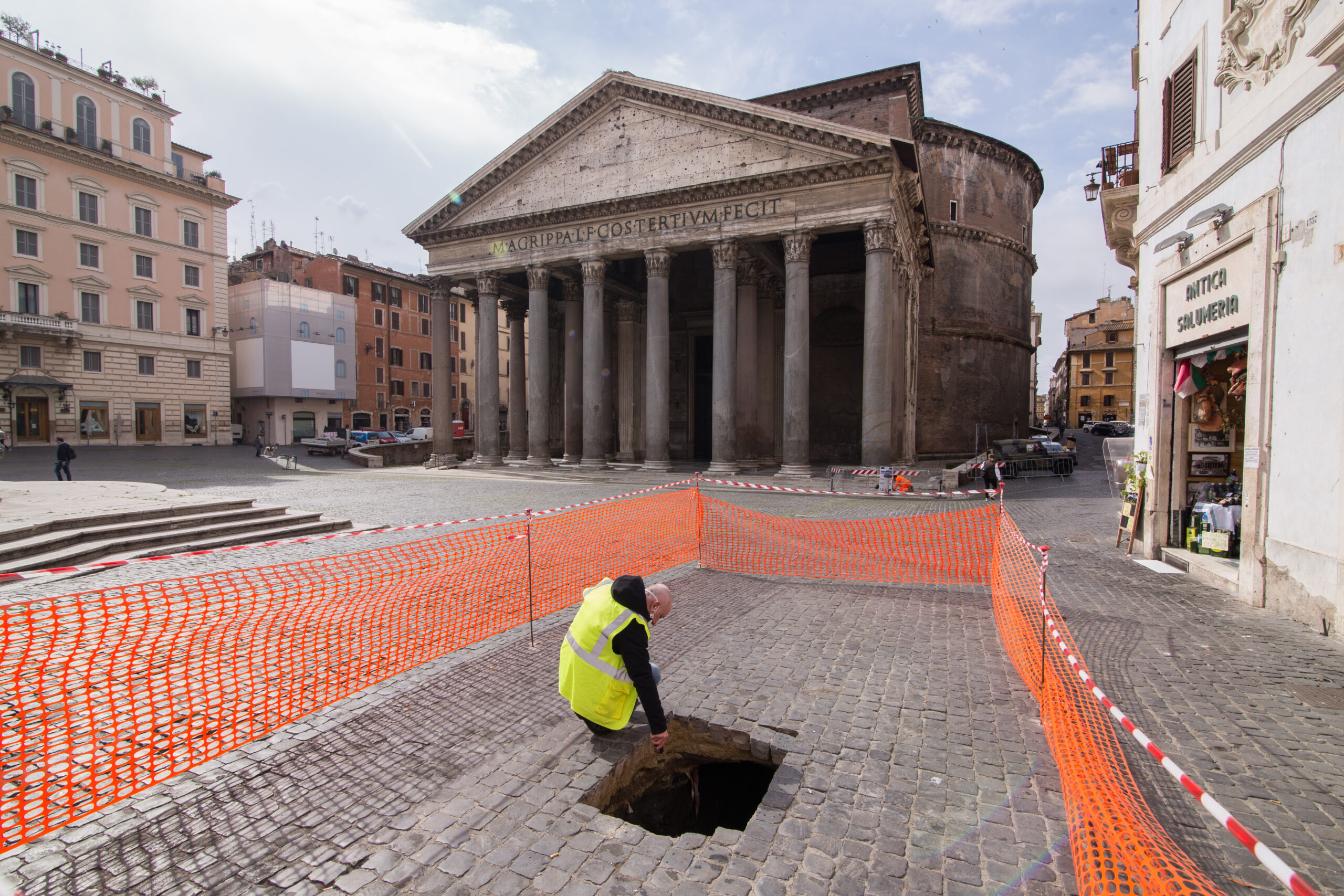 Rome Sinkhole Makes Extraordinary Archaeological Find | ARCHAEOLOGY WORLD