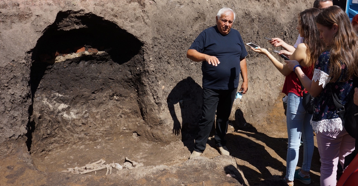 8,000-Year-Old Human Skeletons Found In Neolithic Village Of Slatina ...