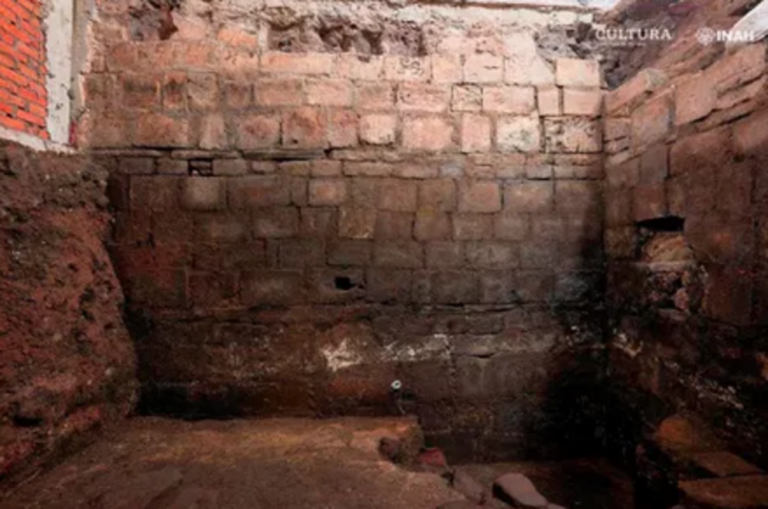 Long lost palace and death site of Moctezuma II discovered in Mexico ...
