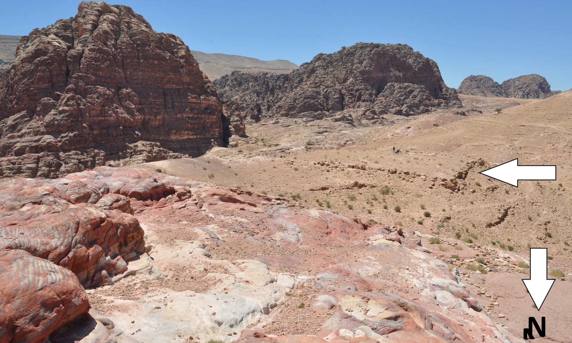 Massive Structure Found Buried in Sands of Petra | ARCHAEOLOGY WORLD