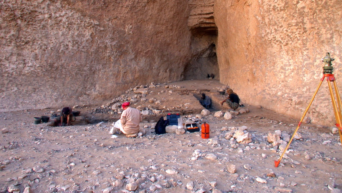8,000 years old Fluted Stone Tools Found in Southern Arabia ...
