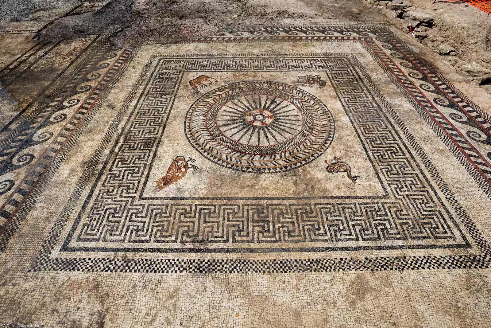 Roman Mosaics Frozen in Time Uncovered in France | ARCHAEOLOGY WORLD
