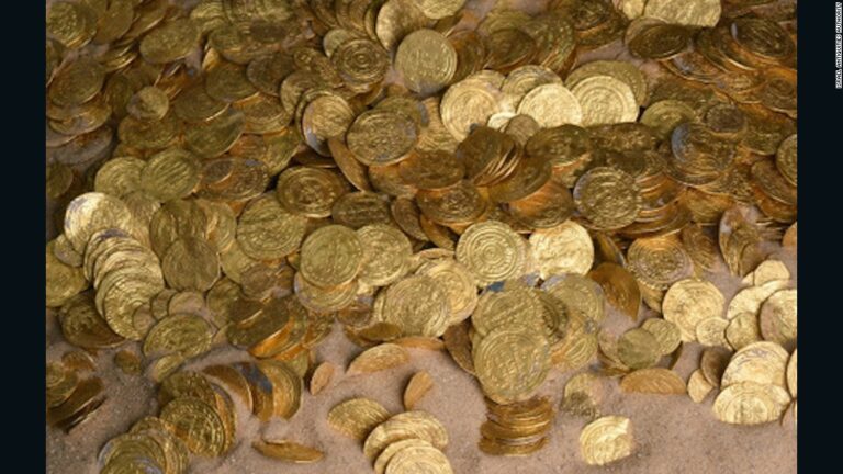 Stash of pure, 24-carat gold coins unearthed in Israel | ARCHAEOLOGY WORLD