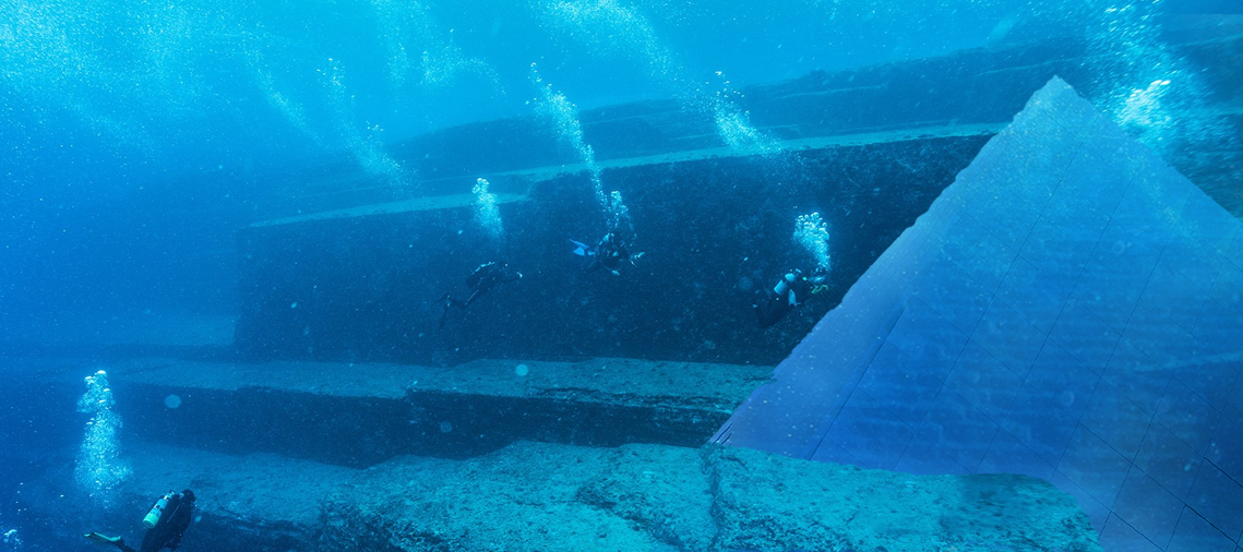 SHOCK CLAIM: Crystal Pyramids ‘found beneath Bermuda Triangle ...