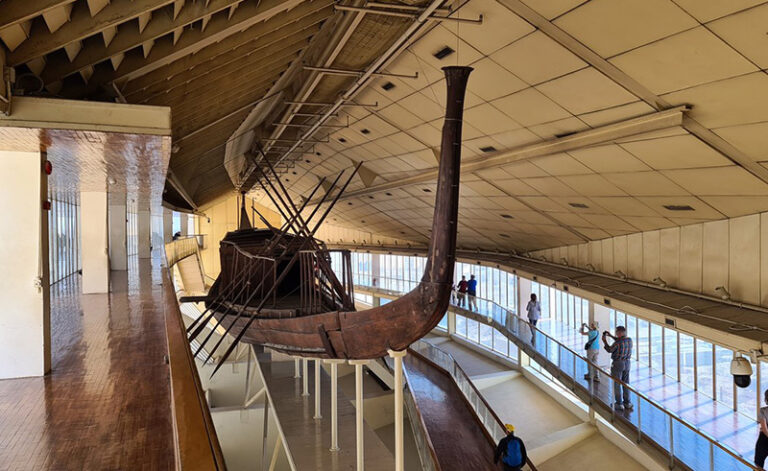 How pharaoh Khufu boat was found ‘perfectly preserved’ near the Great ...