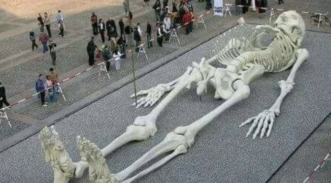 City Found 360 Feet Below Missouri City, Giant Human Skeleton Found ...
