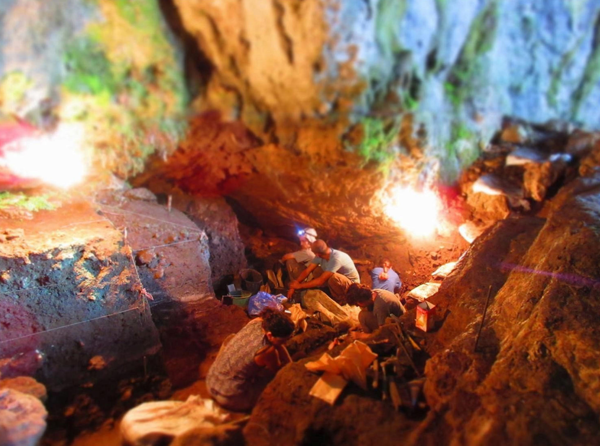 25,000-year-old human genome recovered from cave soil in the Caucasus ...