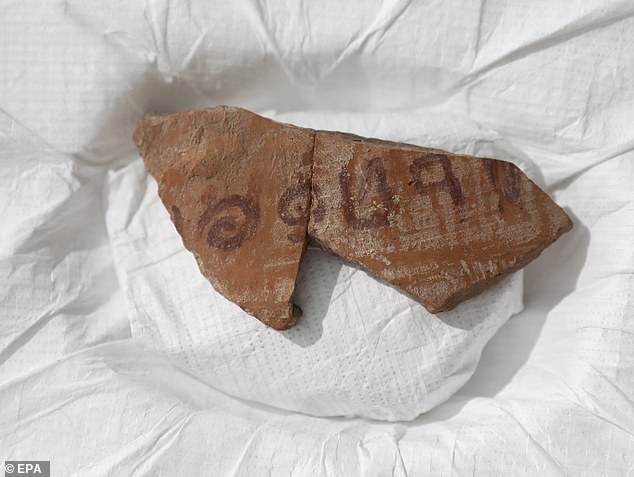 Archaeologists unearth 1st Jerusalem evidence of quake from Bible’s ...