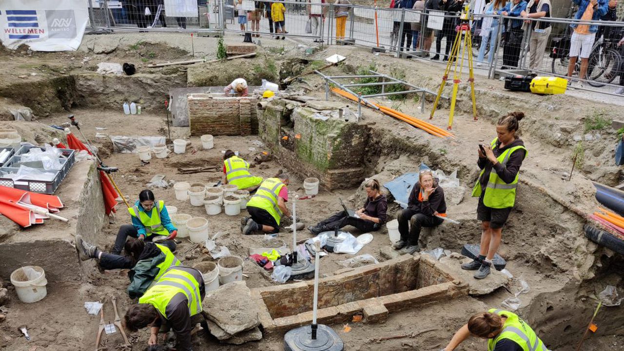 Painted Medieval Burial Vaults Uncovered in Bruges | ARCHAEOLOGY WORLD
