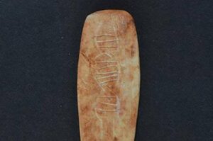 Australian Aboriginal symbols found on a mysterious 12,000-year-old ...