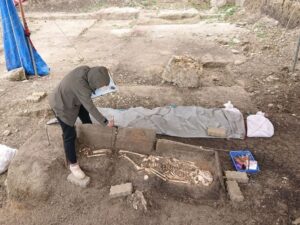 The Mystery behind the 18 Giant Skeletons found in the USA ...