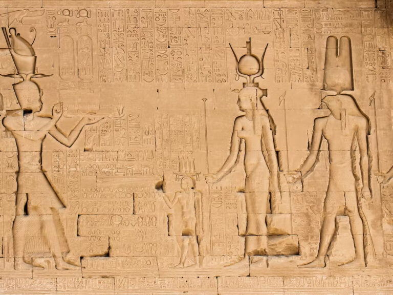 Why the discovery of Cleopatra’s tomb would rewrite history ...
