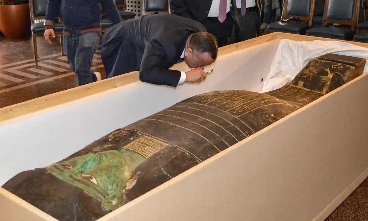 U.S. Museum Repatriates Sarcophagus to Egypt | ARCHAEOLOGY WORLD
