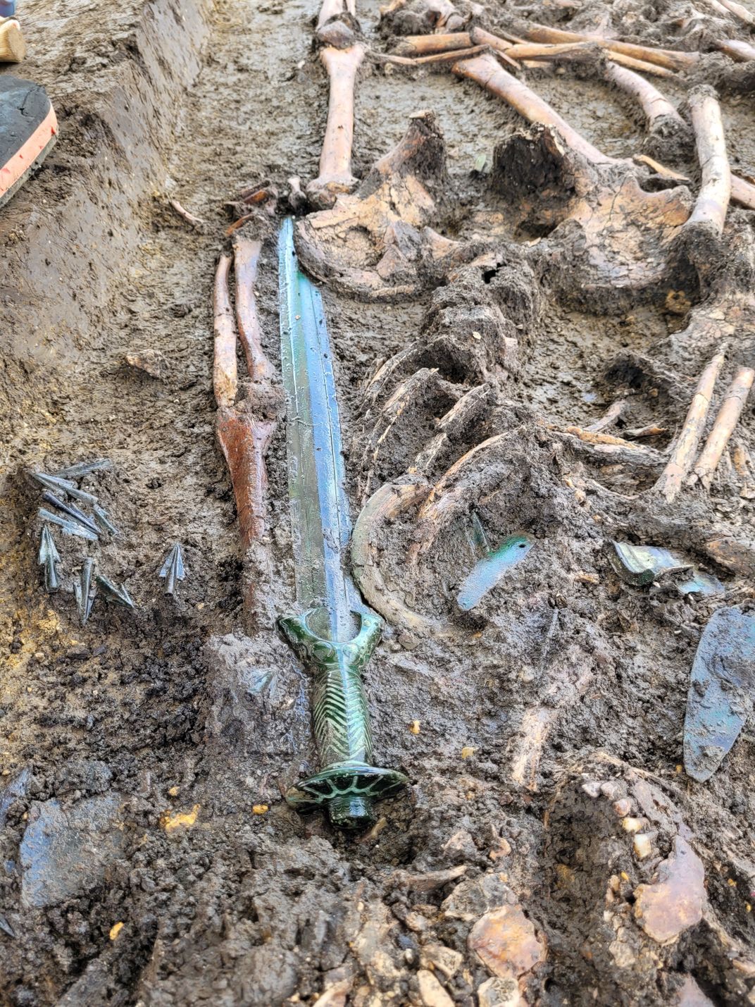 Archaeologists Find 3,000-Year-Old Sword So Well Preserved It ‘Almost ...